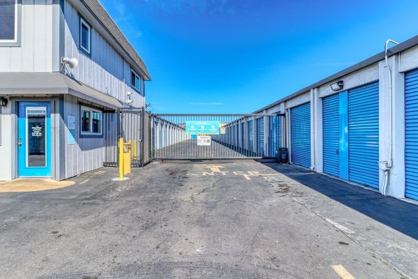 SmartStop Self Storage - Oakland - 5200 Coliseum Way | 5200 Coliseum ...