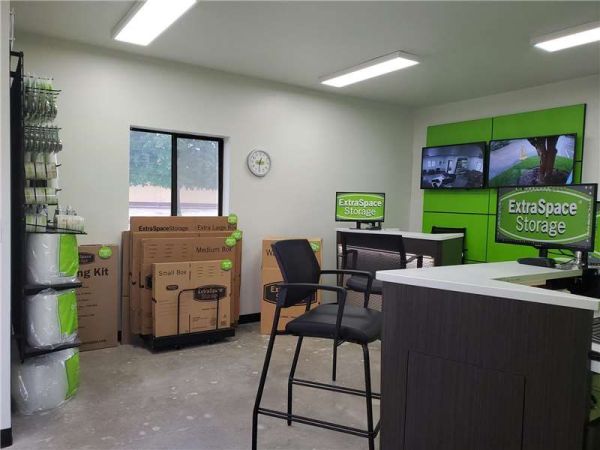 Extra Space Storage - 8073 - Houston - Bay Area Bl | SpareFoot